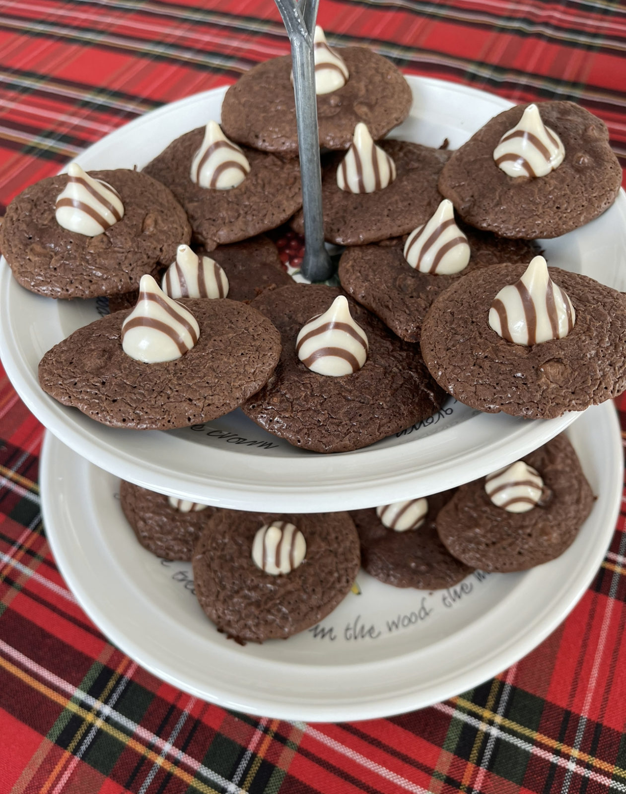 Tuxedo Brownie Hug Cookies | The House of O'Brien