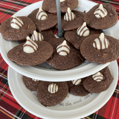 Tuxedo Brownie Hug Cookies | The House of O'Brien